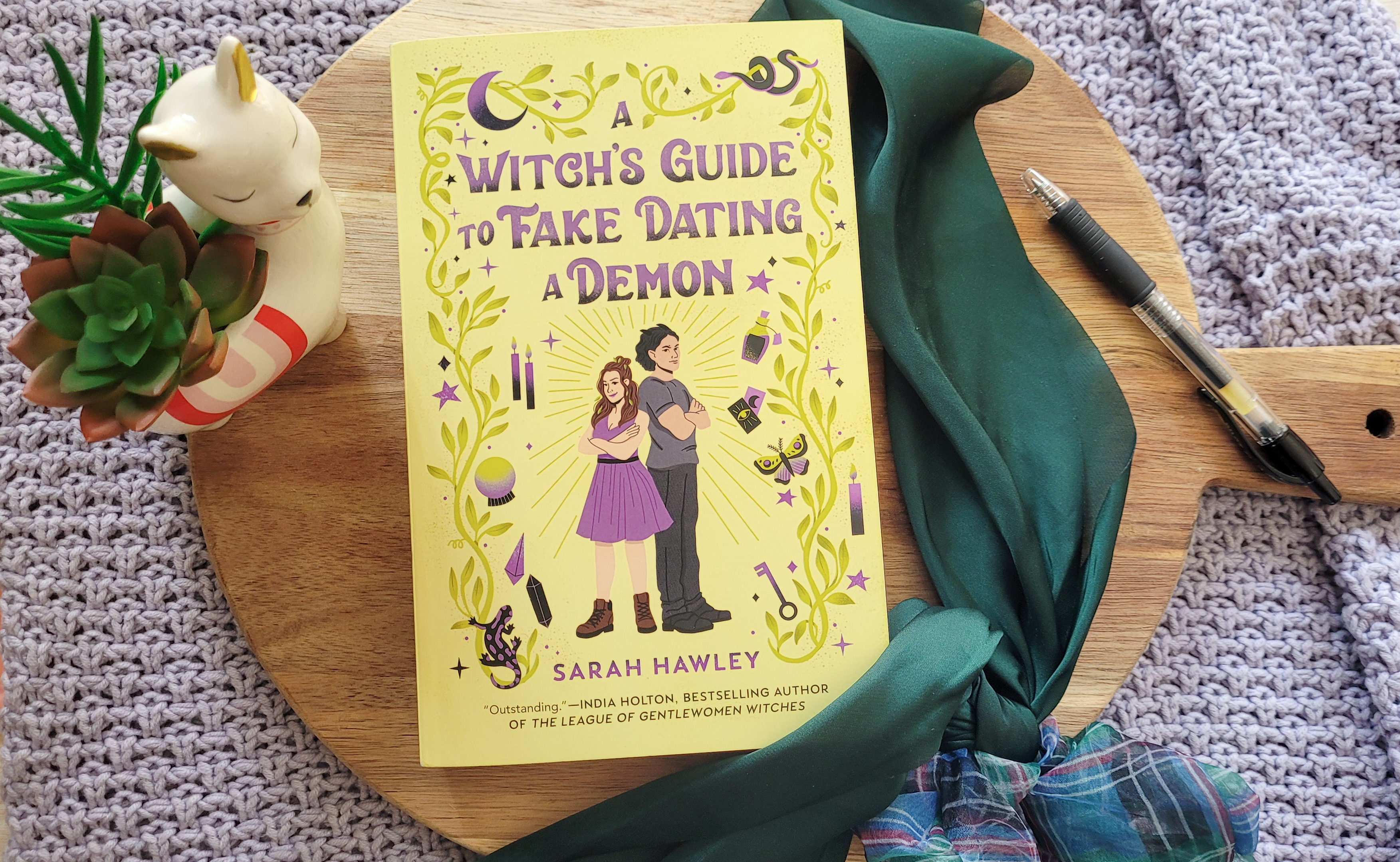 A Witch’s guide to fake dating a demon is a cozy Autumnal treat!